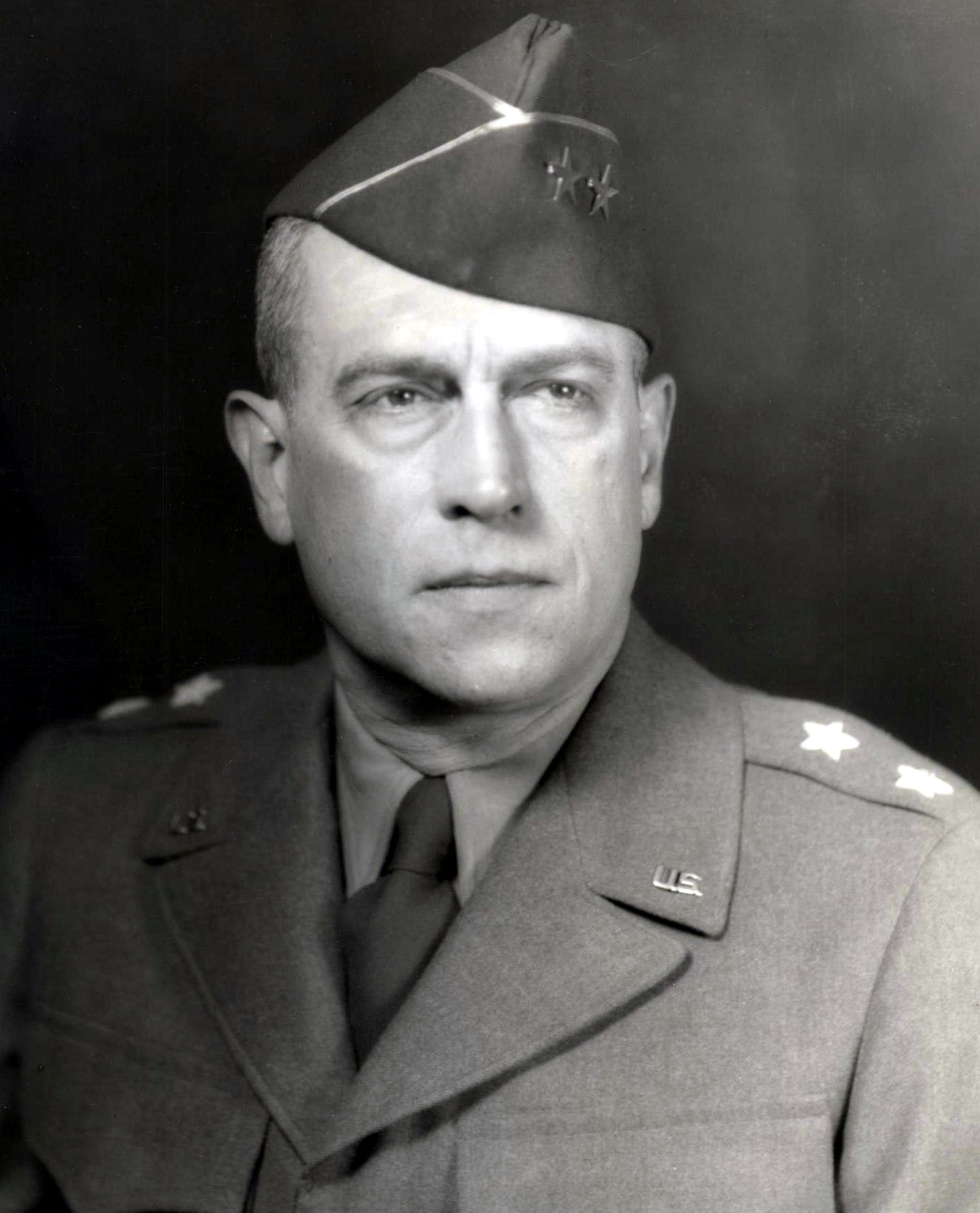 A World War II tank gunner with a story to tell rolled into downtown ...