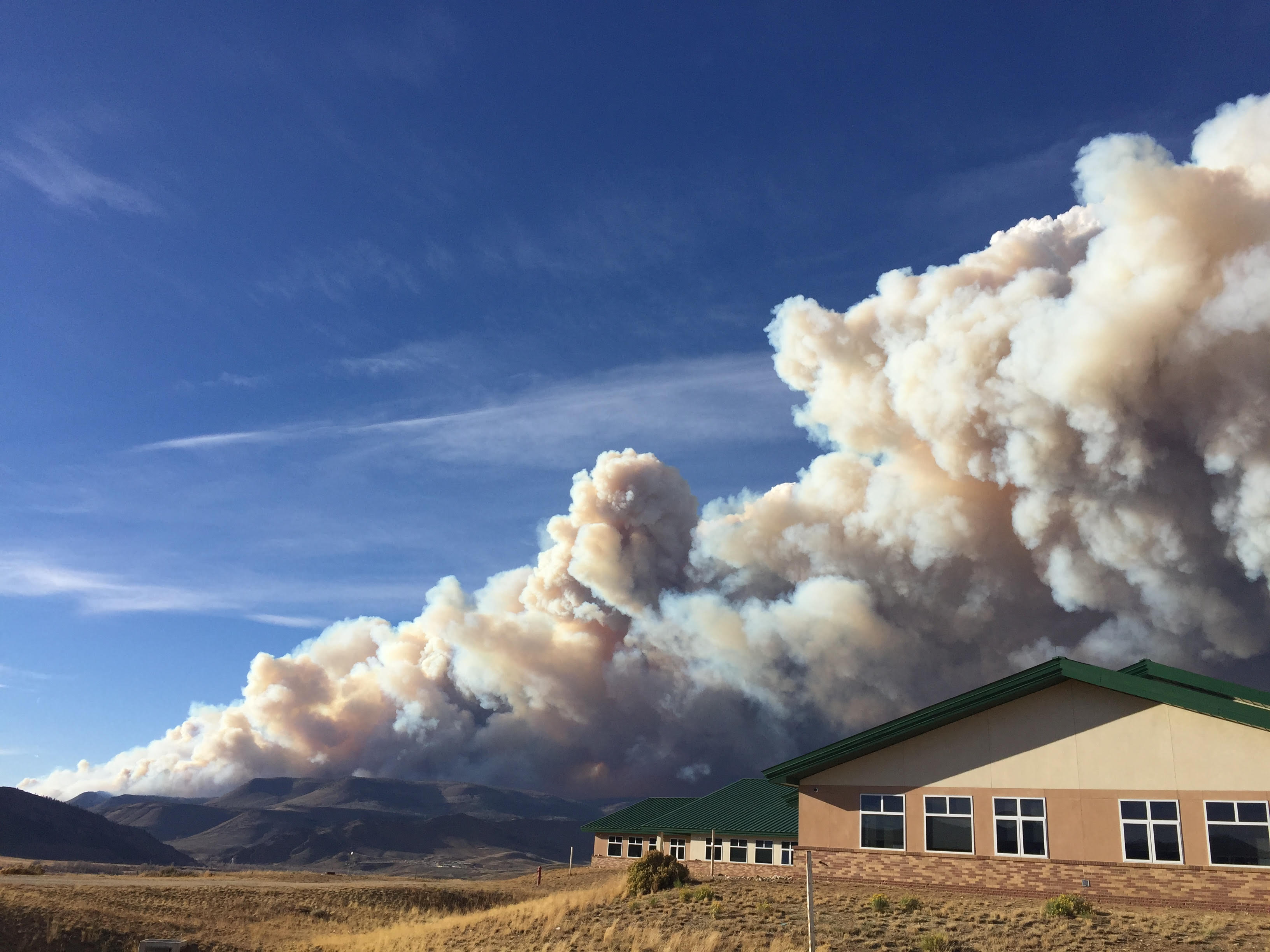 Wildfire smoke triggers more pollution alerts in Colorado, U.S. West ...