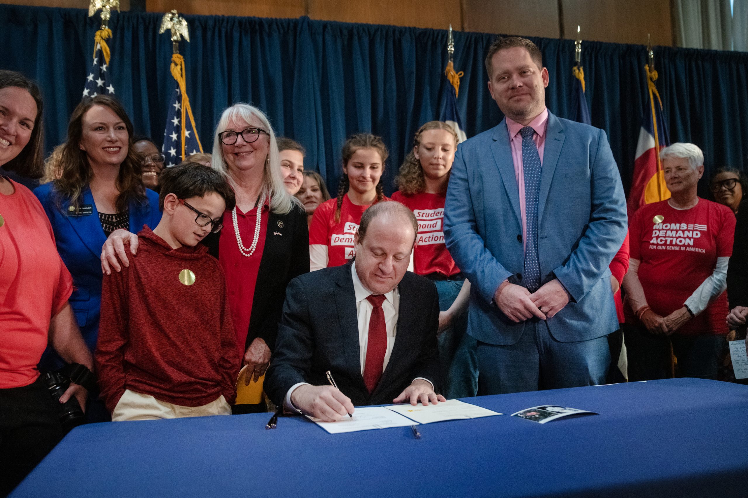 Federal judge temporarily blocks Colorado's new law raising the age to ...