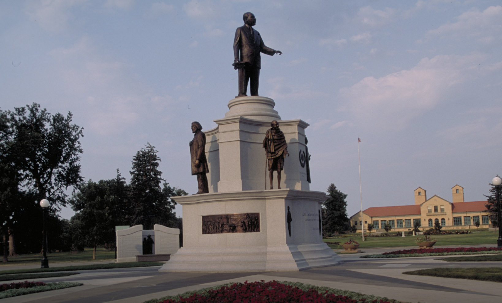 Denver police search for suspects who sold stolen MLK Jr. memorial ...