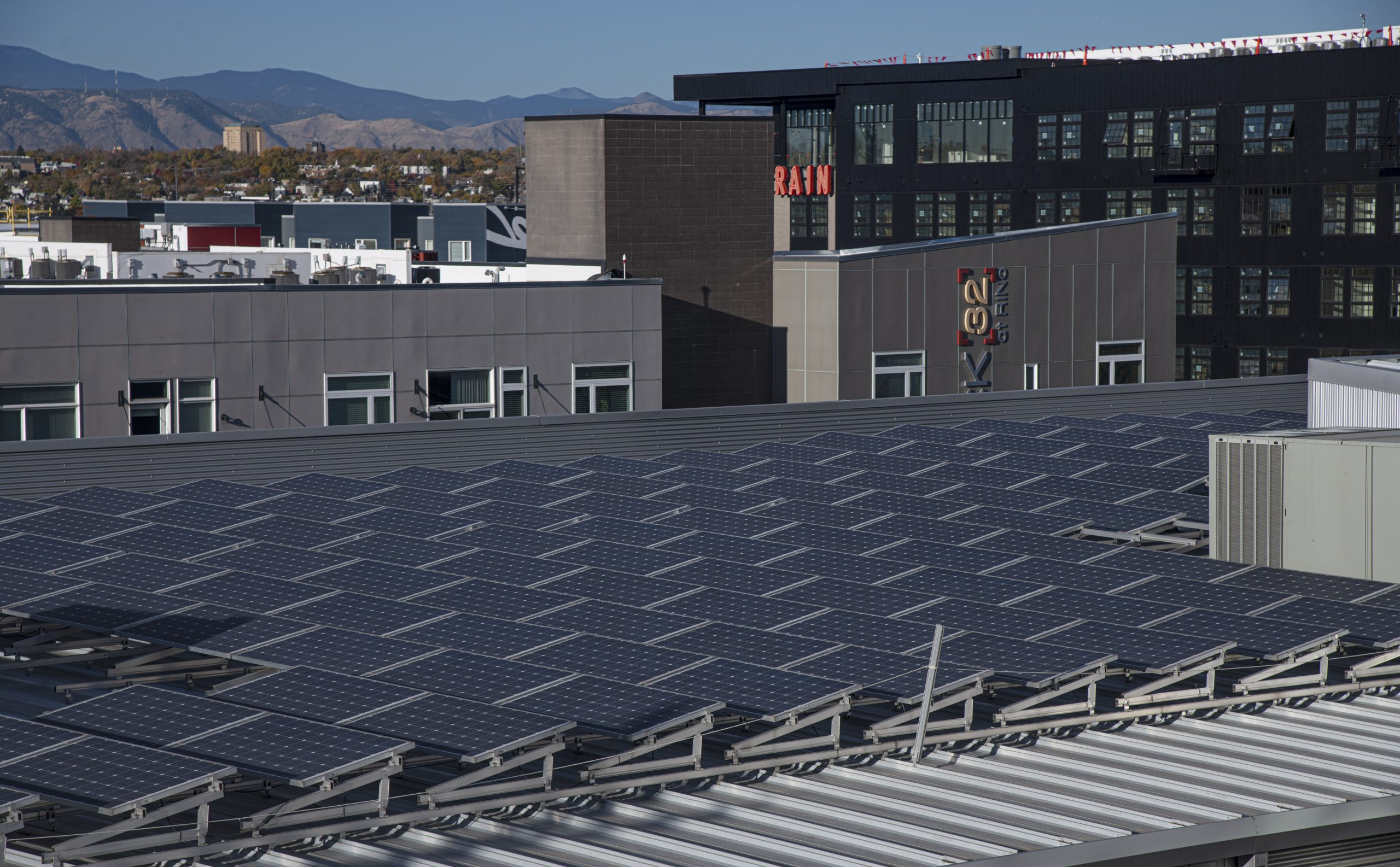 Where does Colorado rank in renewable clean energy