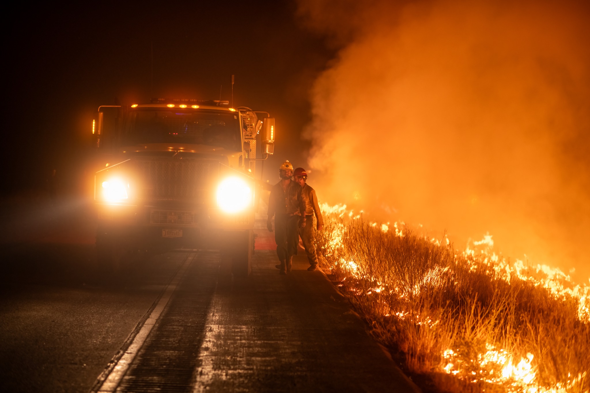 Firefighters brace for “extreme fire behavior” around Lee fire near Meeker