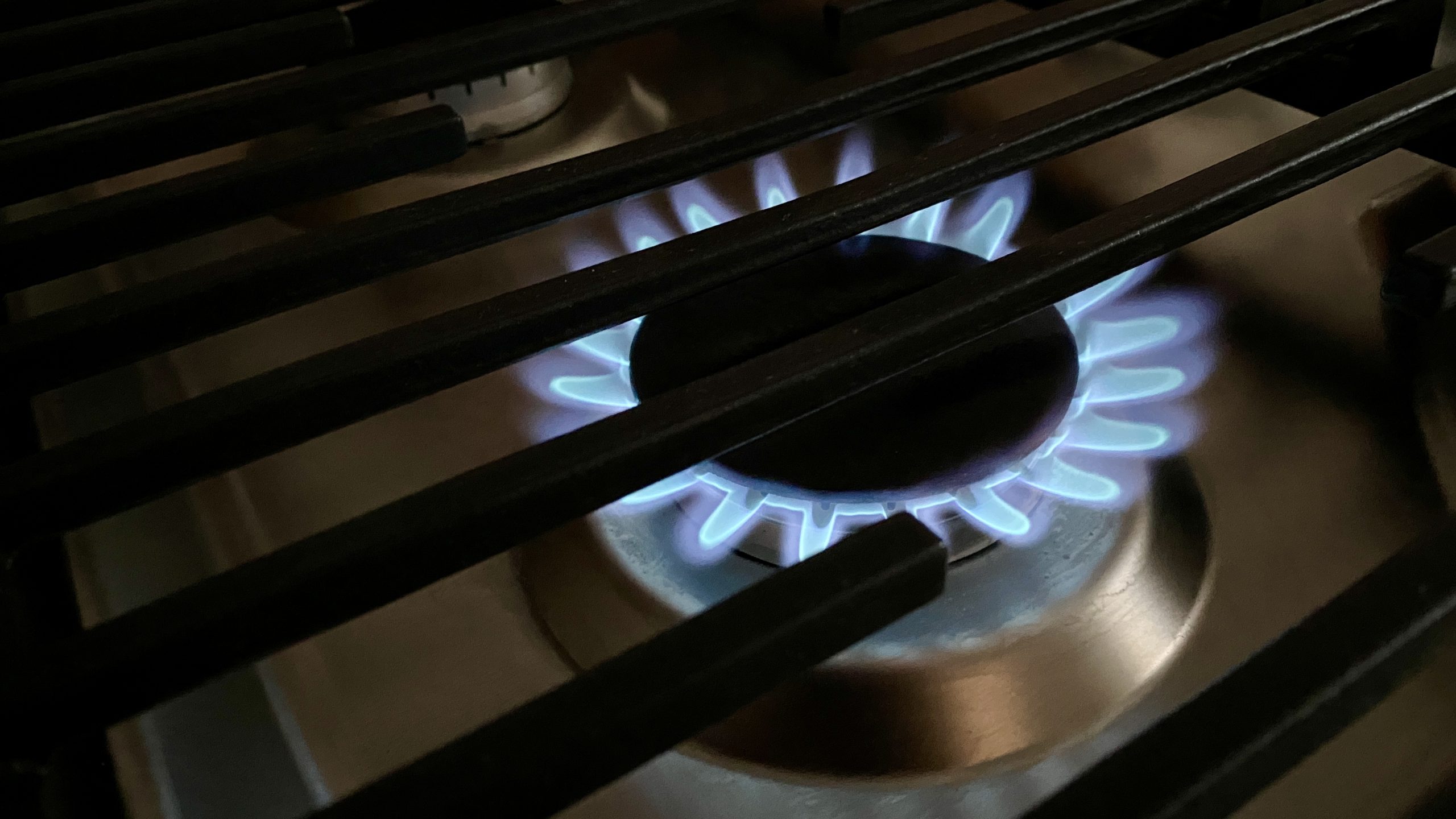 Why are gas stove manufacturers pushing back against Colorado's new law?